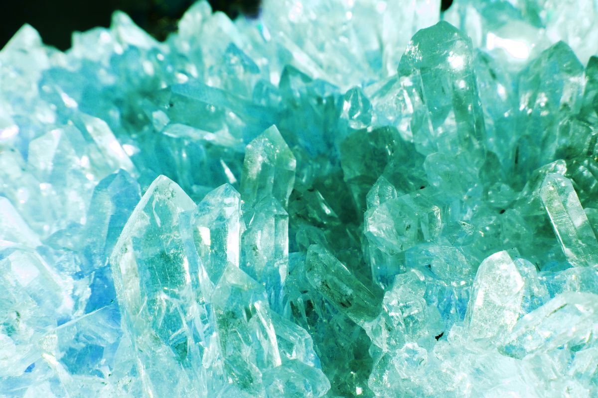 Akwamaryn - właściwości kamienia odwagi i zaufania - Krauza Design