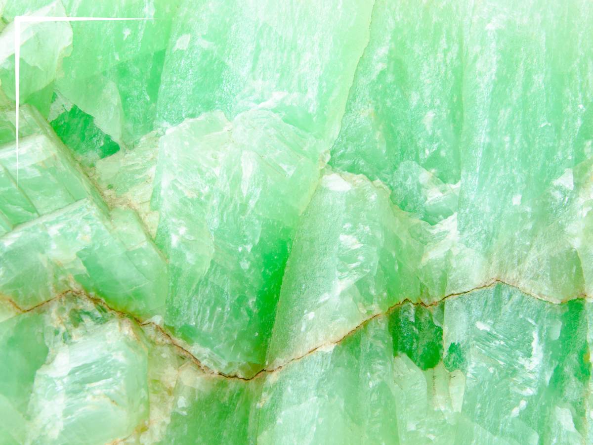 Jadeit - właściwości i znaczenie "niebiańskiego" kamienia - Krauza Design