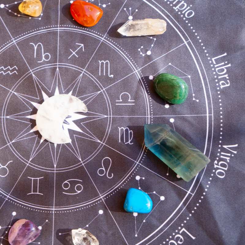 Kamienie i znaki zodiaku. Jaki kamień będzie dla Ciebie najlepszy? - Krauza Design