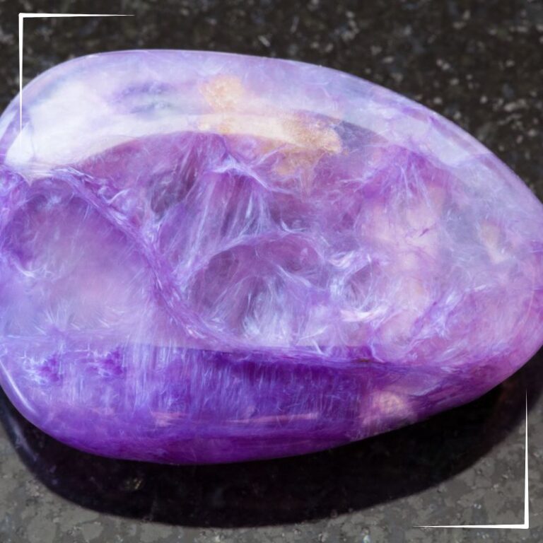 Fioletowy kamień szlachetny - mistyczna moc i znaczenie - Krauza Design